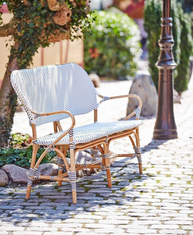 Outdoor Benches – Meadow Blu